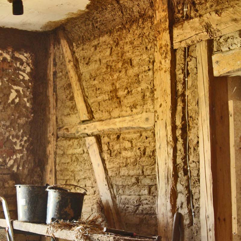 Lehmsteine: Inspiration und Beispiele für nachhaltiges Bauen